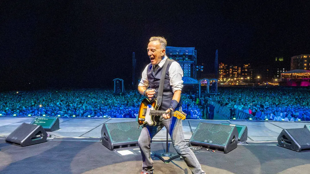 Bruce Springsteen and The E Street Band Tickets, Tour and Concert Dates ...